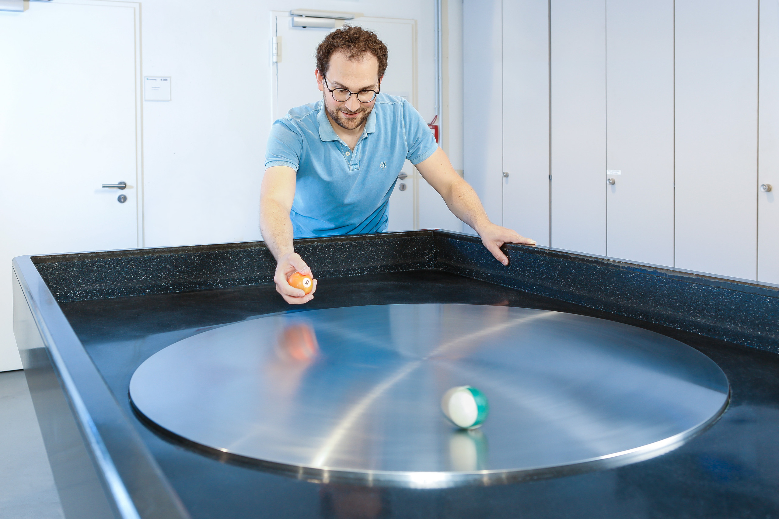 Akustische schwarze Löcher schlucken Schall