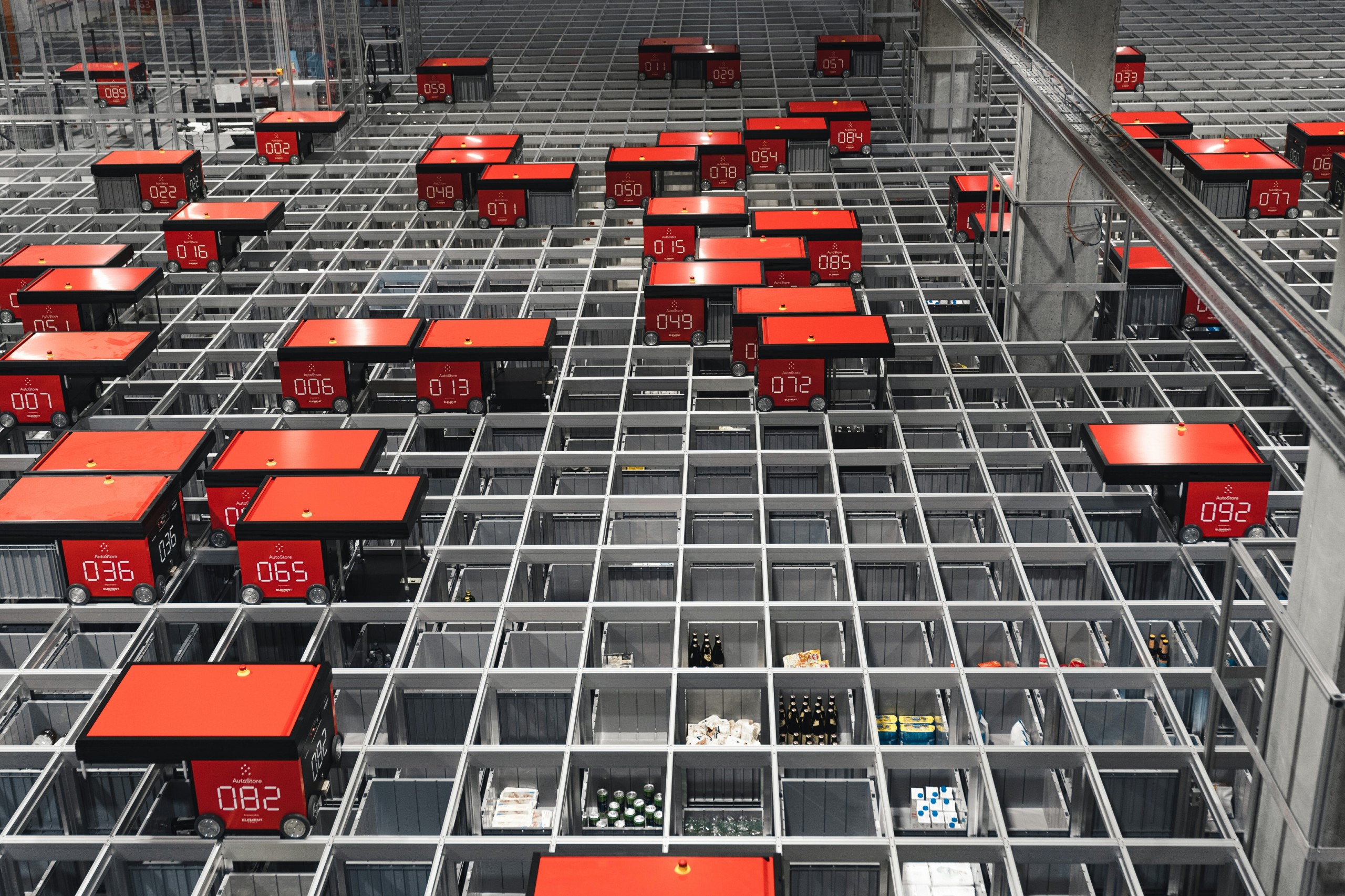 Knuspr beschleunigt Lieferung durch automatisiertes Lagersystem